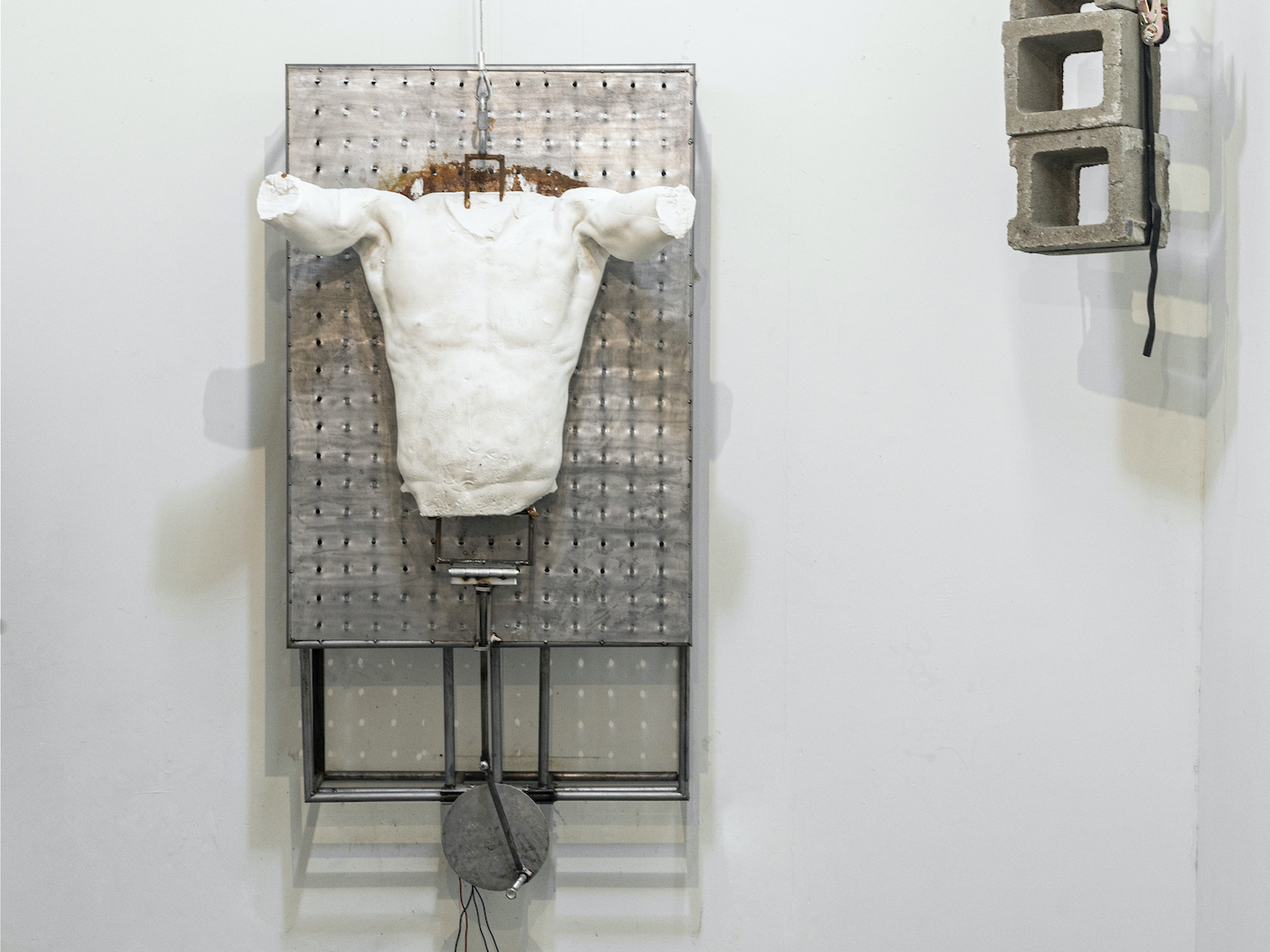 Body Impressions: Casting, Fabrication and Found Materials (S0808-22 ...